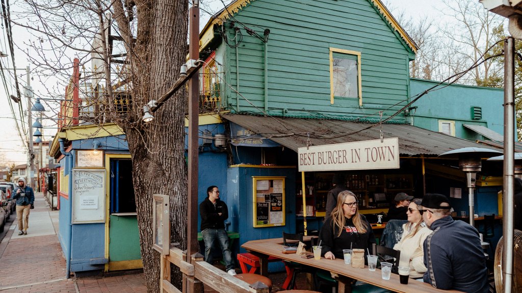 John & Peter’s Is the Beating Heart of New Hope - Bar-Solution